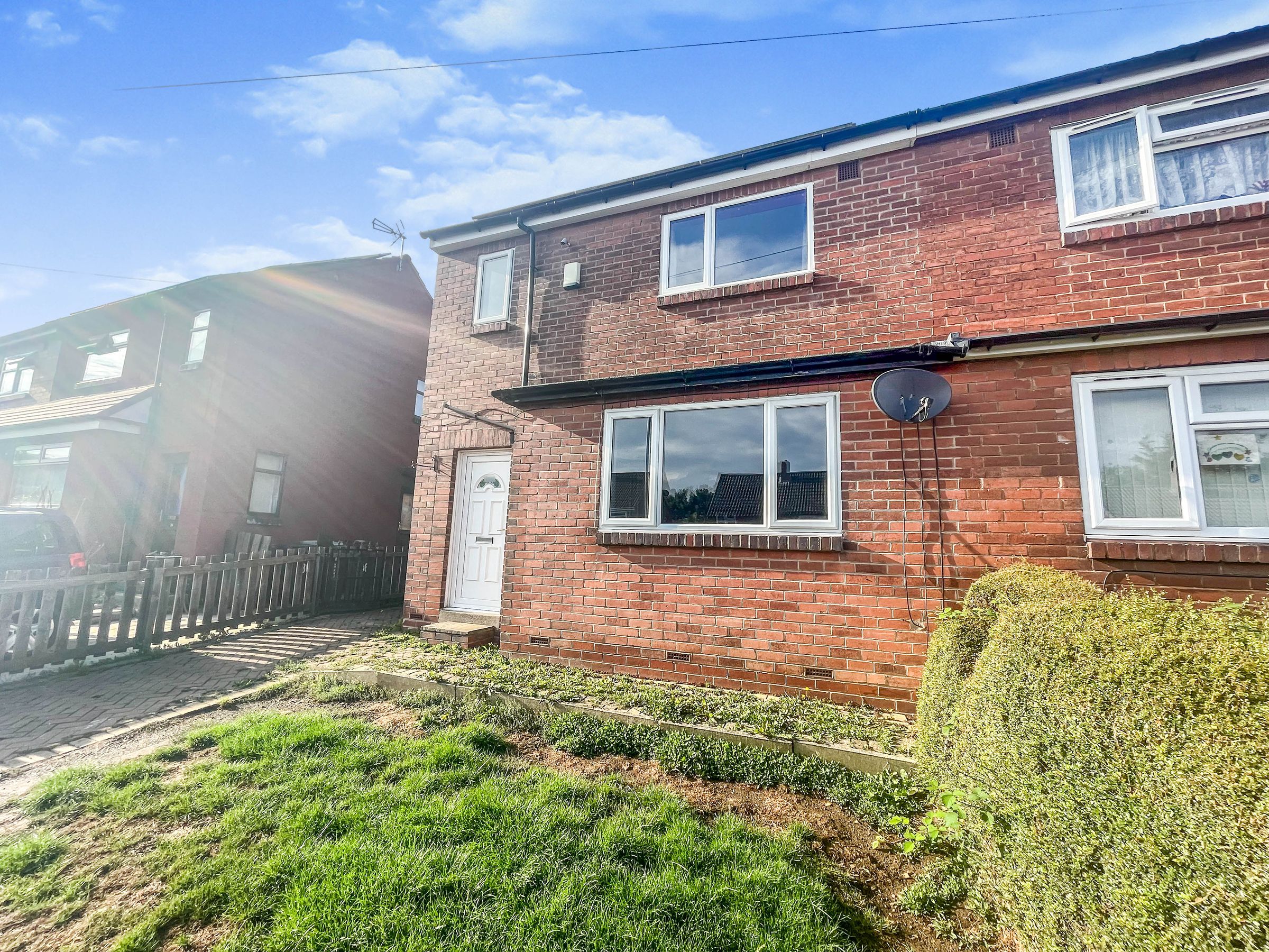 2 Bed Semi Detached House For Sale In Manor Crescent Rothwell Leeds