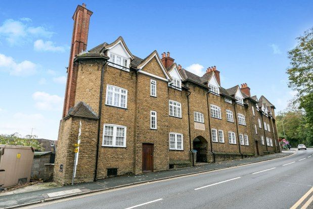 Studio to rent in Wycliffe Buildings, Guildford GU2 - Zoopla