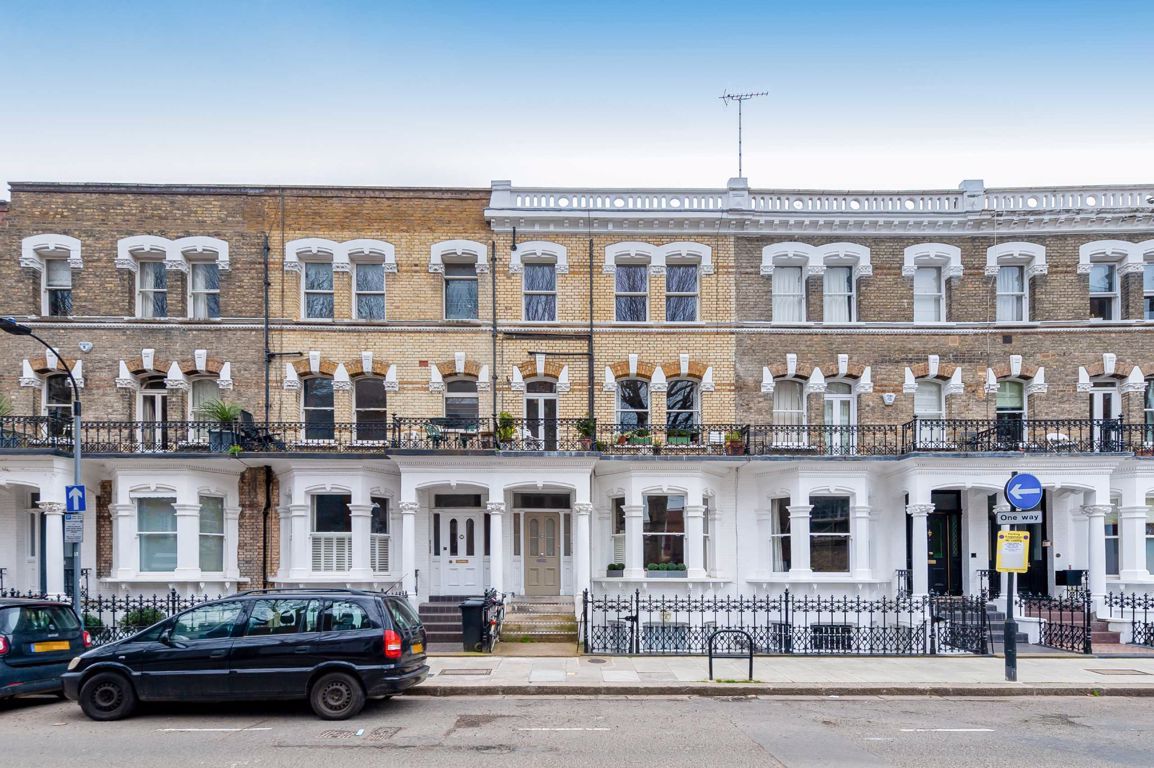 3 bed flat to rent in Lisgar Terrace, London W14 - Zoopla