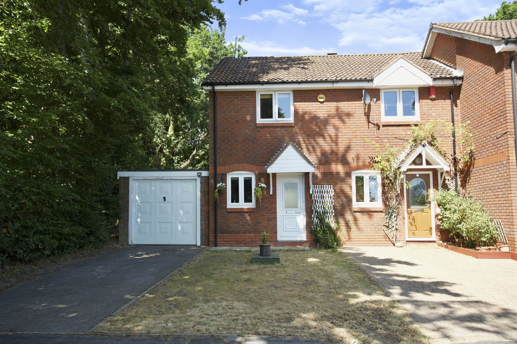 2 Bed End Terrace House For Sale In Devonshire Gardens Bursledon