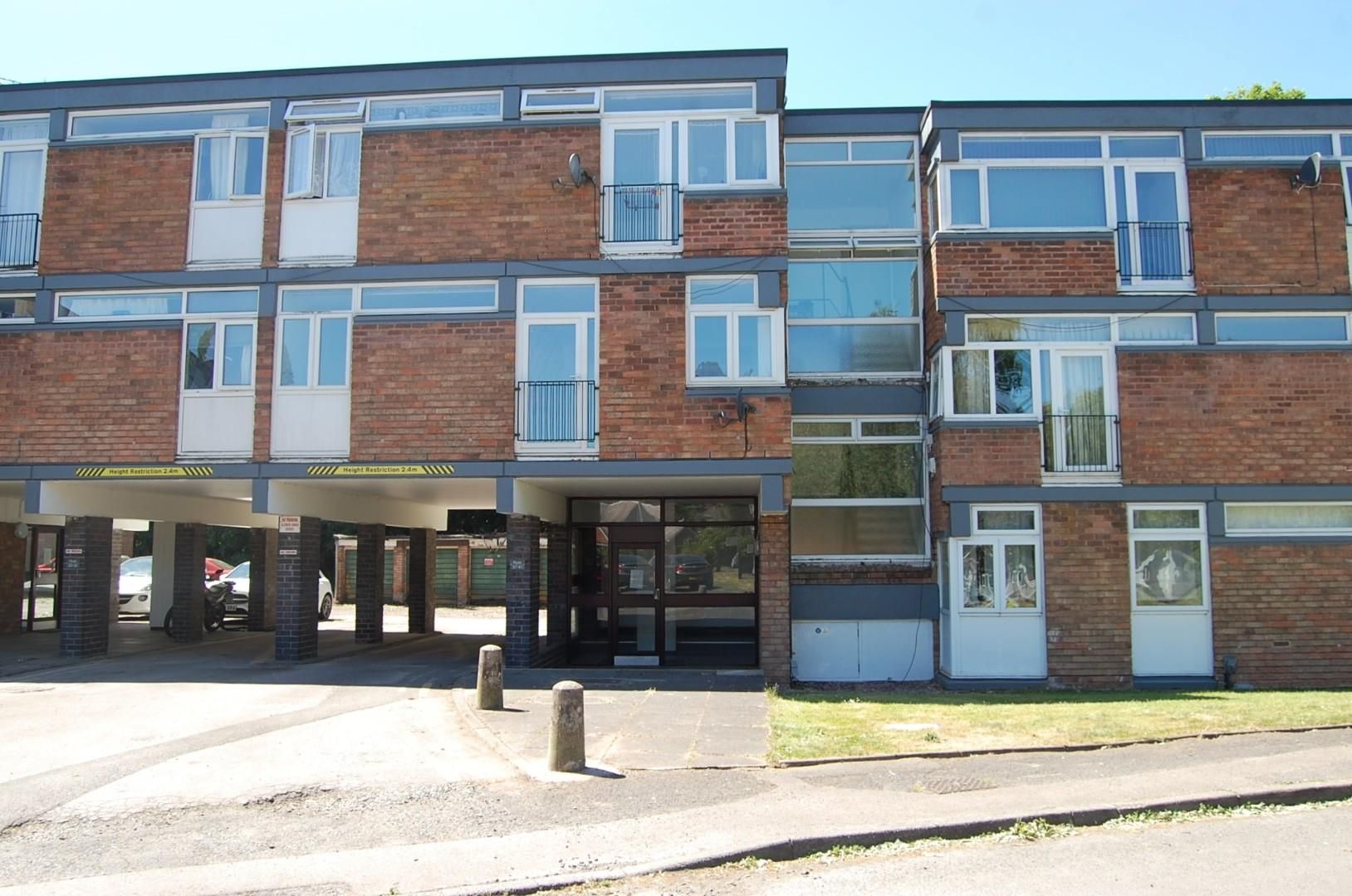 2 Bed Flat For Sale In The Lindens Newbridge Crescent Wolverhampton