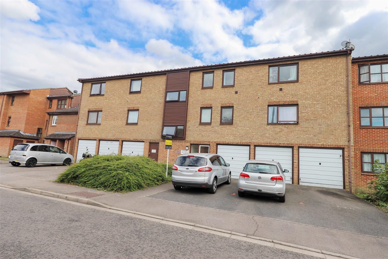 2 bed flat for sale in Newcourt, Uxbridge UB8 - Zoopla