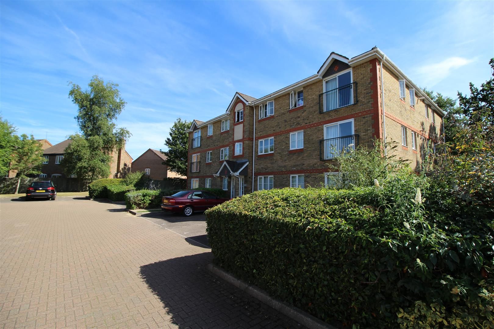 2 bed flat for sale in Delfont Close, Maidenbower, Crawley RH10 - Zoopla
