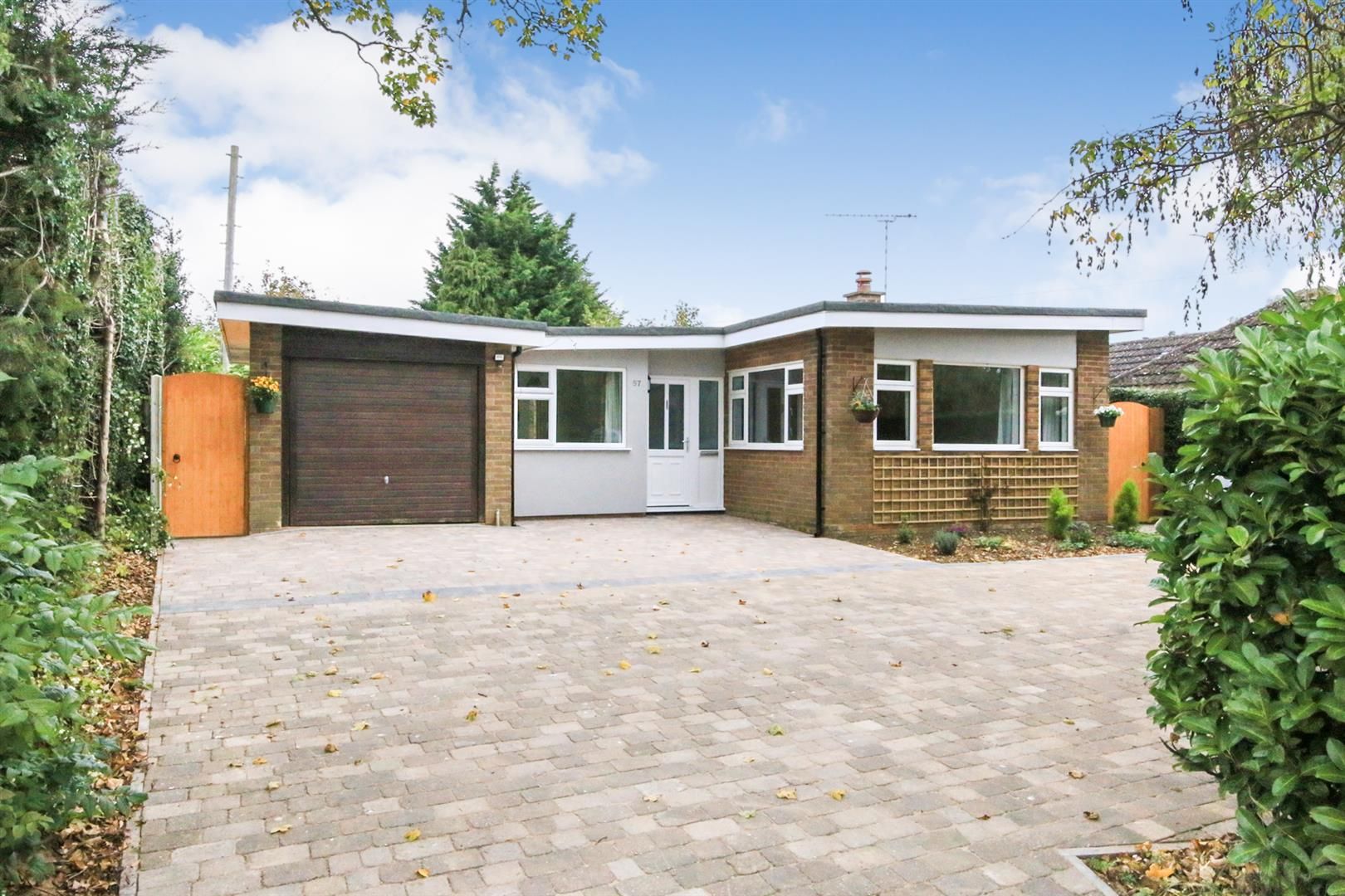 4 bed detached bungalow for sale in Crick Road, Hillmorton, Rugby CV21 ...