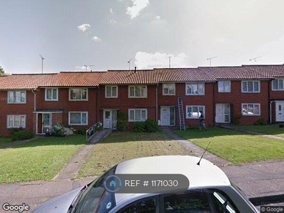 2 bed terraced house to rent in Clay Hill Road, Basildon SS16 - Zoopla