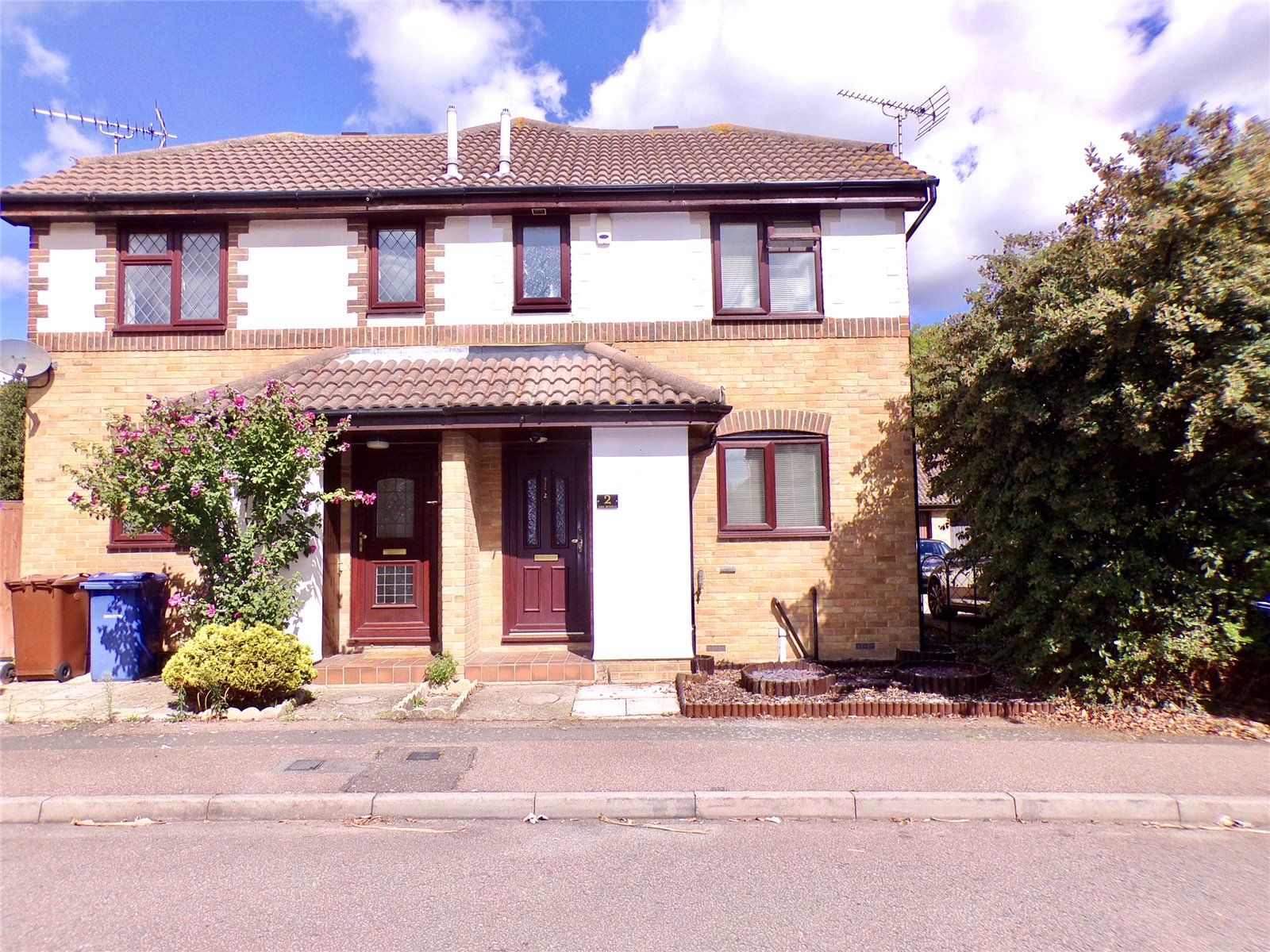 1 bed semi-detached house for sale in Ark Avenue, Grays RM16 - Zoopla