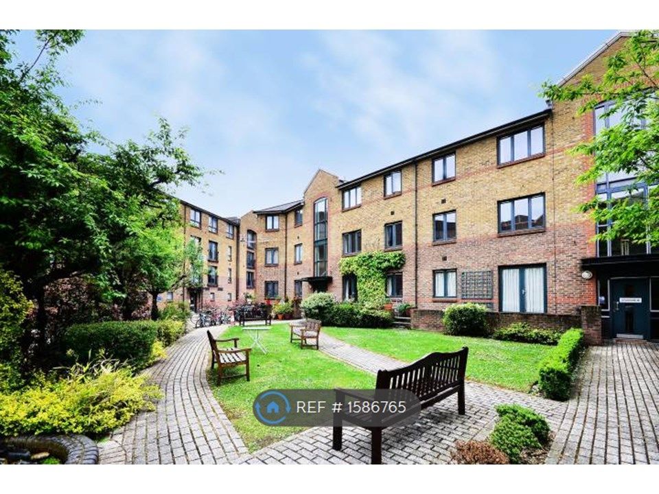 3 bed flat to rent in Kempton Court, London E1 - Zoopla