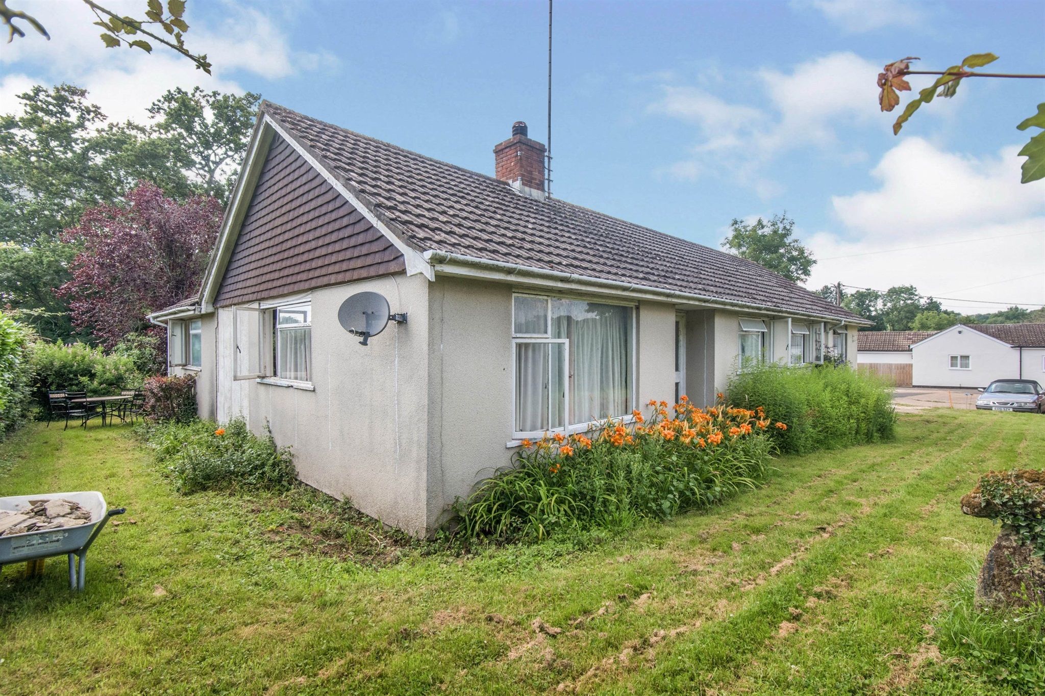 3 Bed Detached Bungalow For Sale In The Frenches East Wellow Romsey