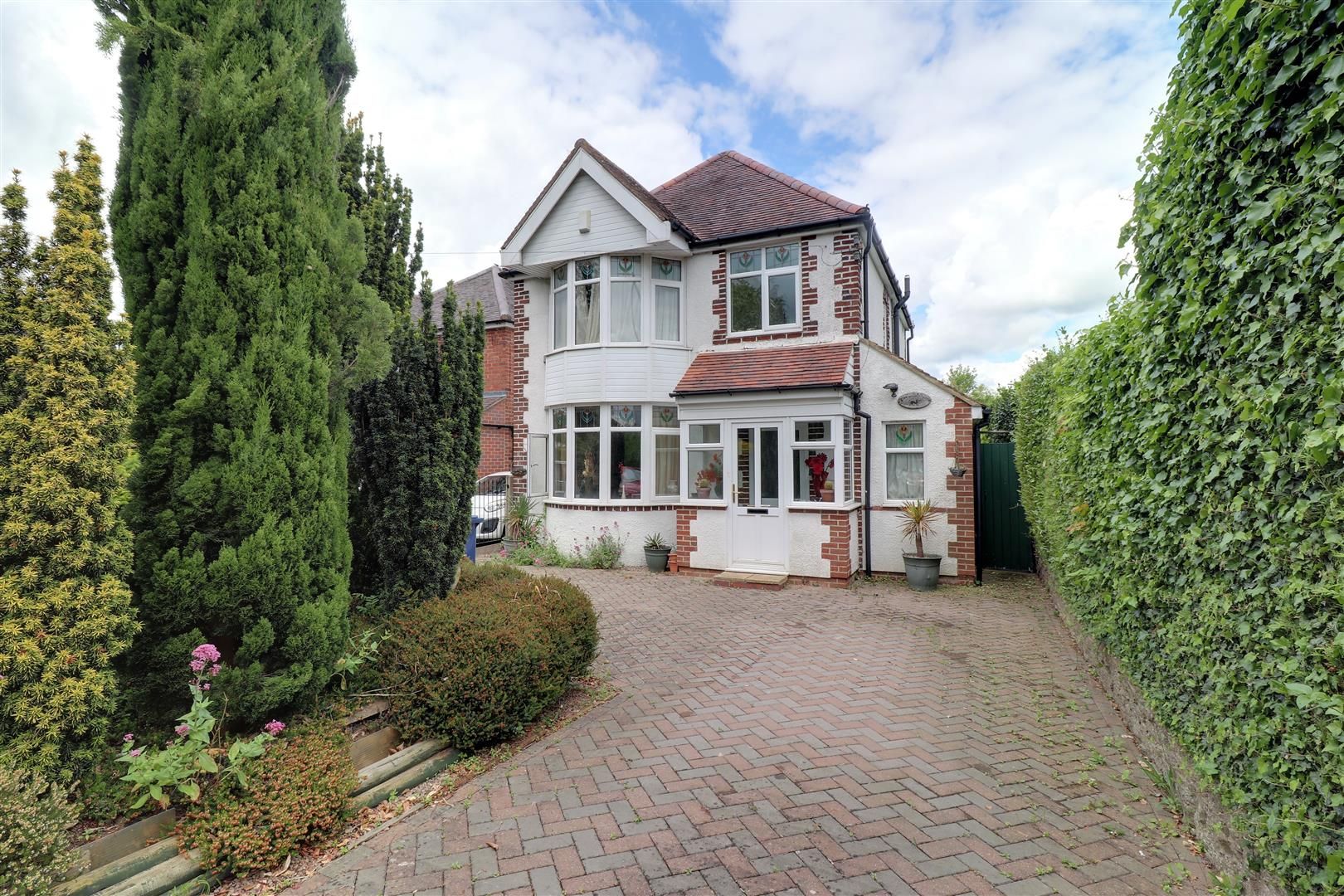 3 Bed Detached House For Sale In Ermin Street Brockworth Gloucester