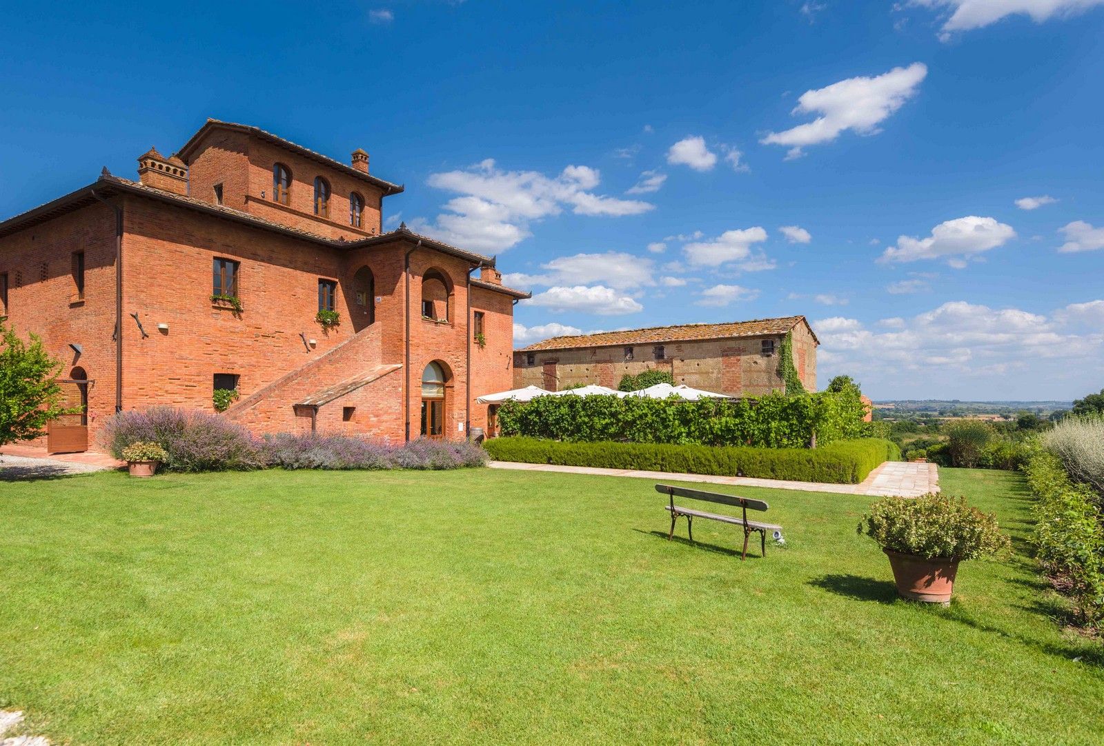 Hotel/guest house for sale in Sinalunga, Siena, Tuscany, Italy - Zoopla