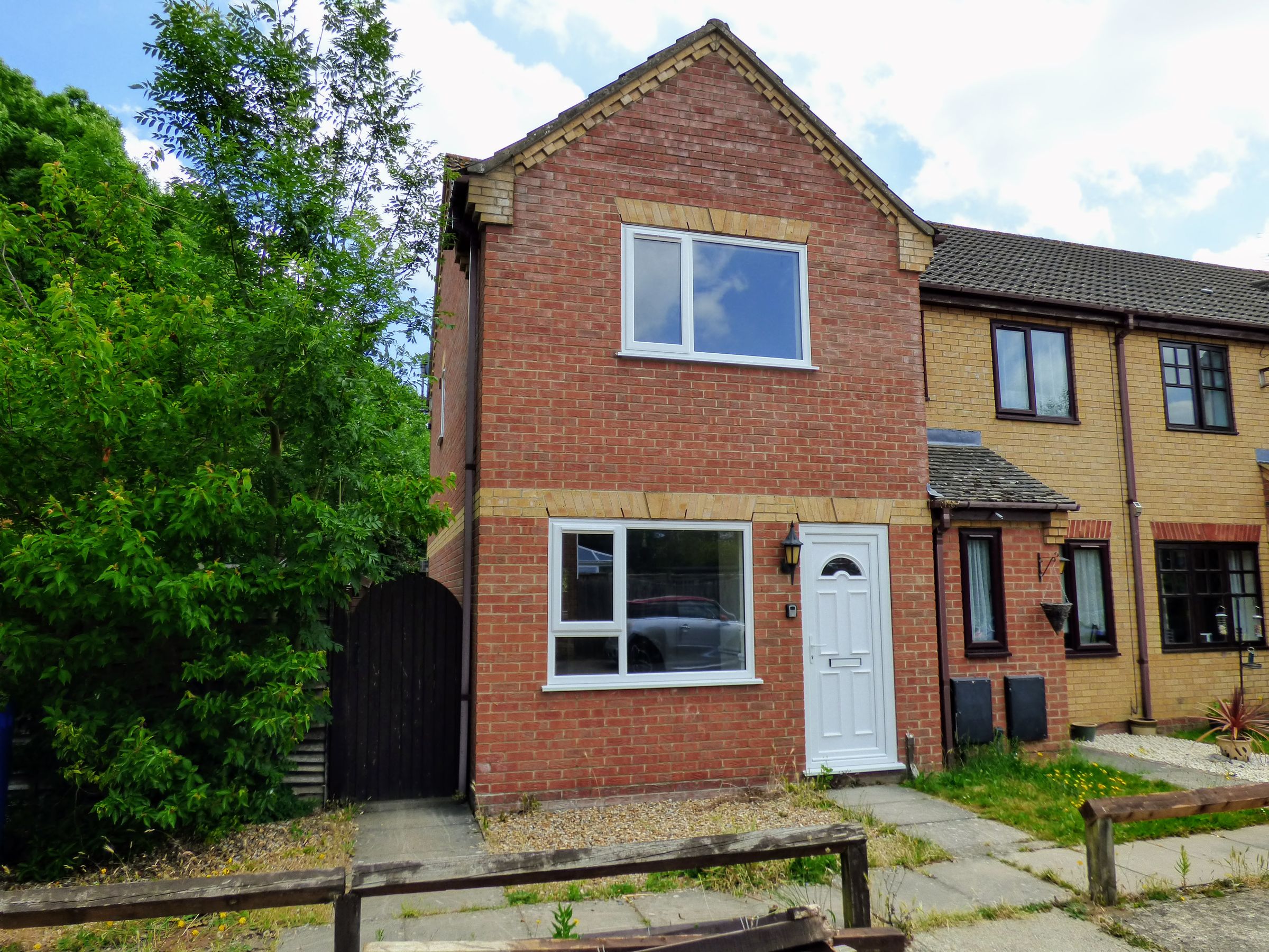 2 Bed End Terrace House For Sale In Holly Close Worlingham Beccles