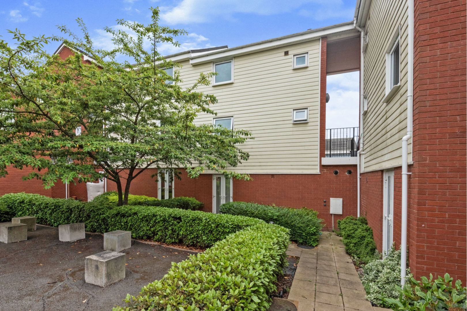 2 bed maisonette for sale in Merlin Way, Birmingham B35 - Zoopla