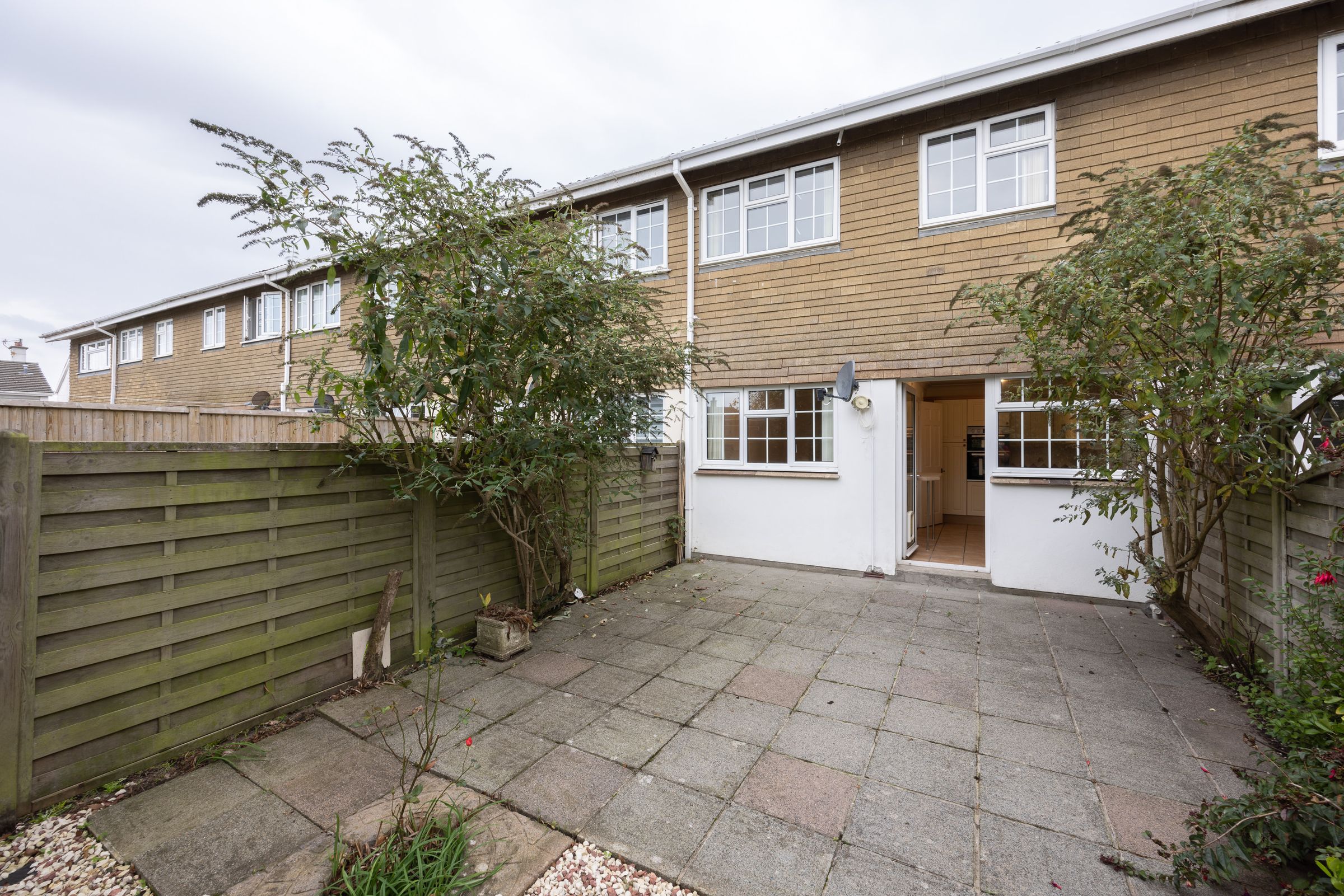 2 Bed End Terrace House To Rent In Palace Close St Saviour Jersey