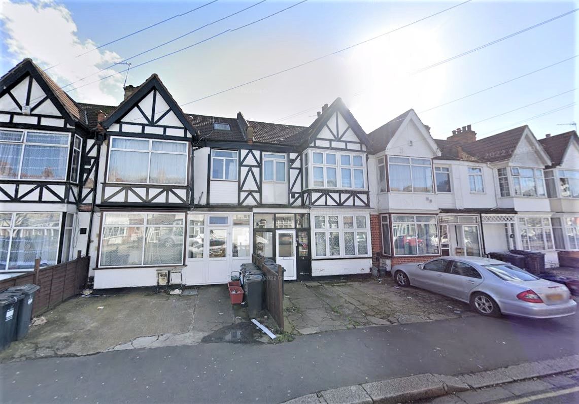 Studio to rent in Bulstrode Avenue, Hounslow TW3 - Zoopla