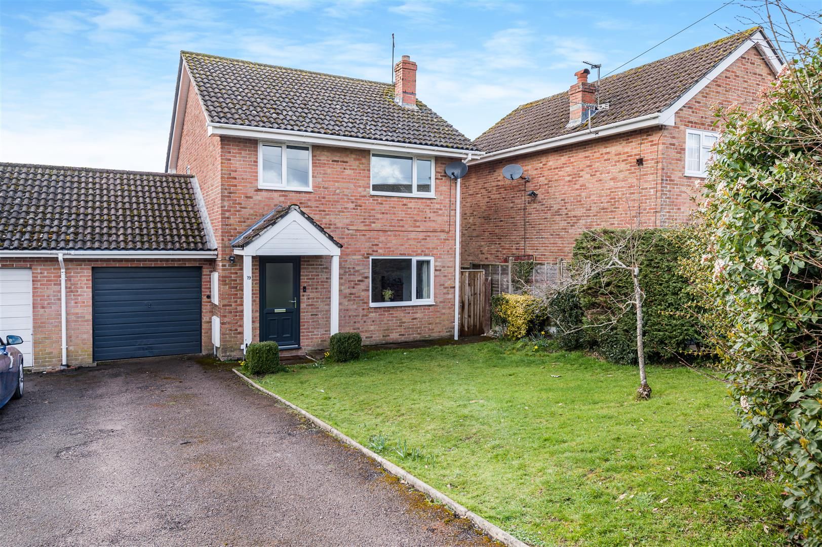 3 Bed Link Detached House For Sale In Forest Patch Berry Hill