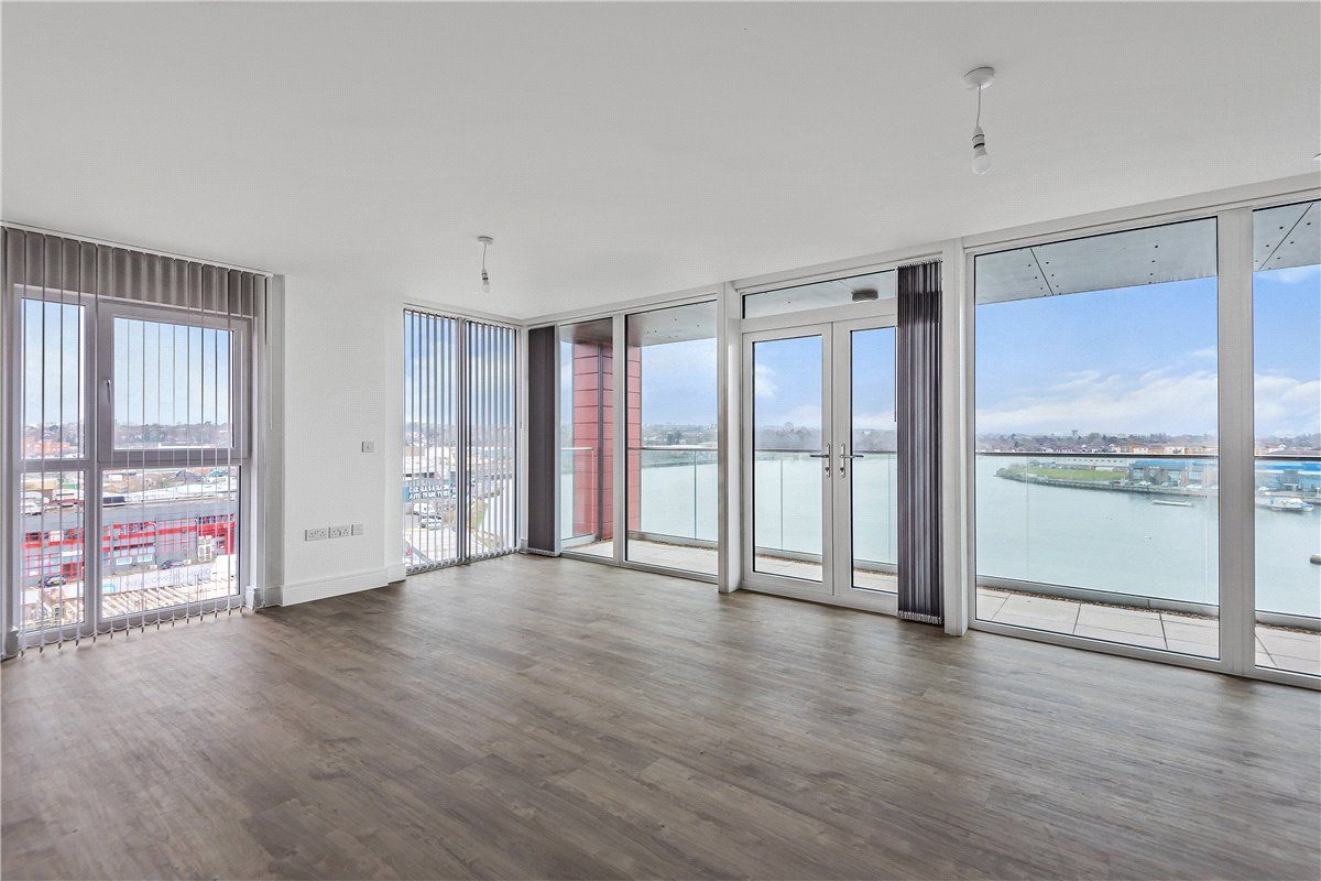 2 bed flat to rent in Meridian Way, Southampton SO14 - Zoopla