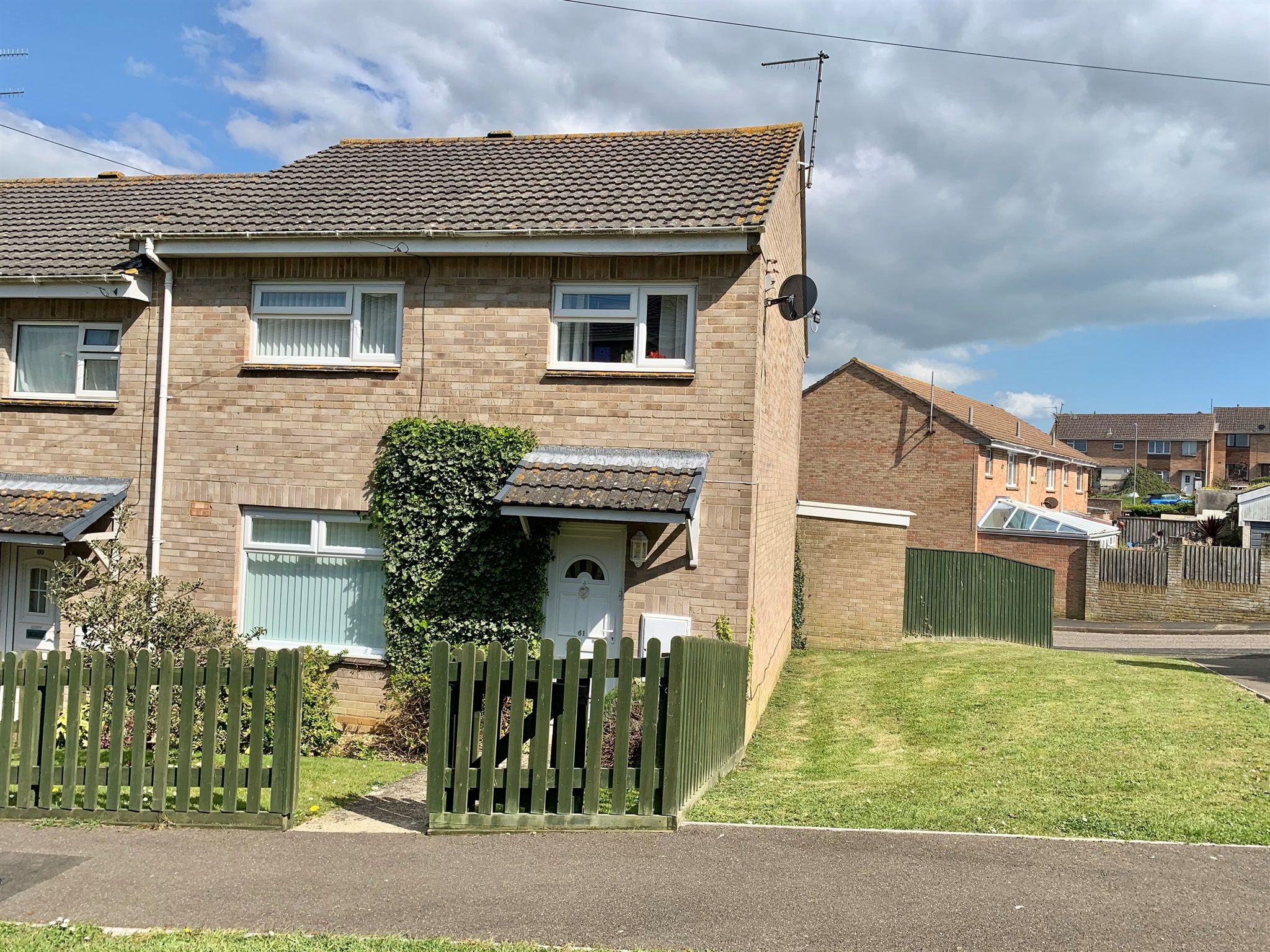 3 Bed End Terrace House For Sale In Rockhampton Close Weymouth Dt3