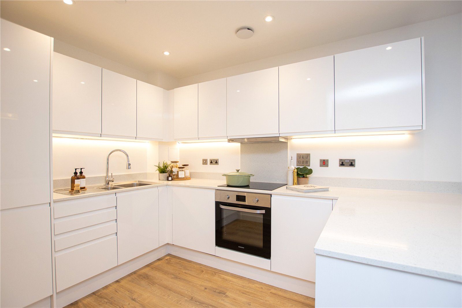 New home, 2 bed flat for sale in The Triangle, Victoria Road, Ashford ...
