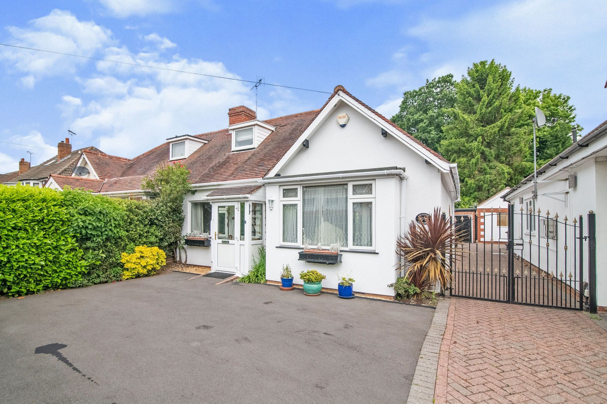 2 bed bungalow for sale in Lugtrout Lane, Solihull B91 - Zoopla