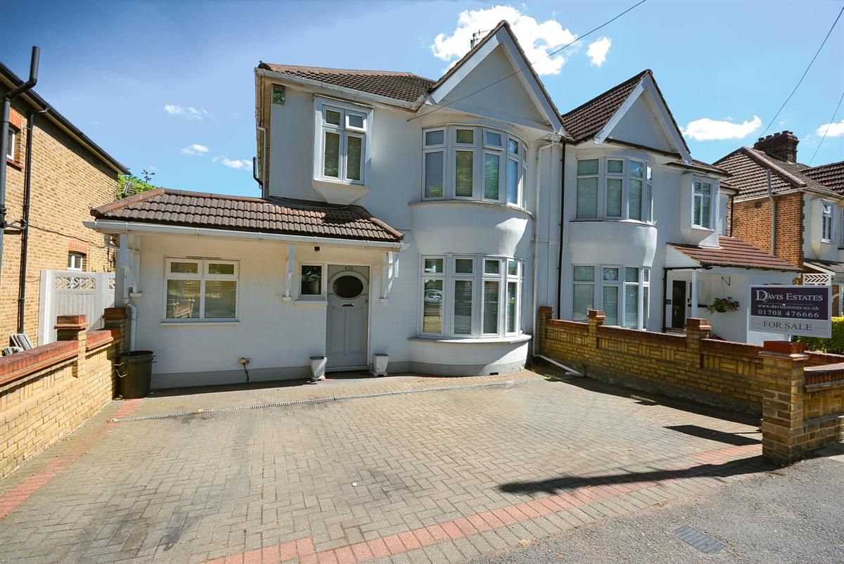 3 Bed Semi Detached House For Sale In Upper Brentwood Road Gidea Park
