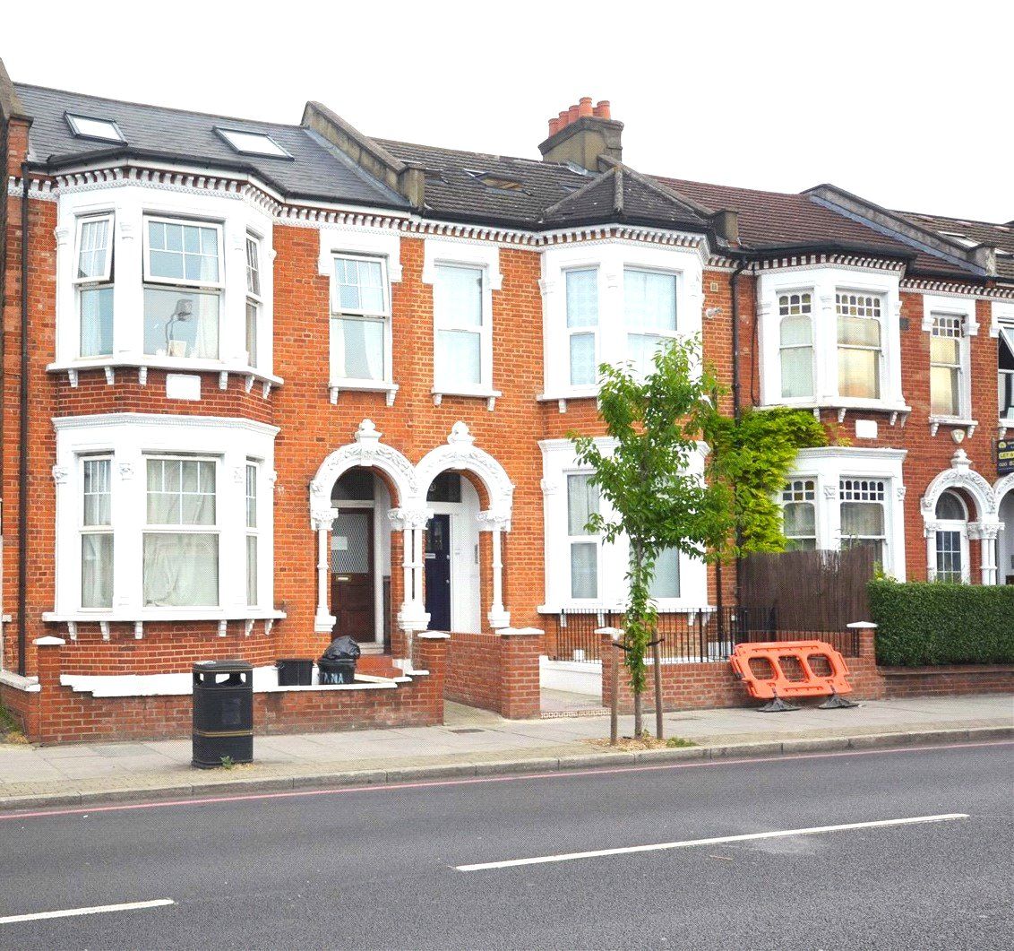 2 bed flat to rent in Tooting Bec Road, Tooting Bec, London SW17 - Zoopla