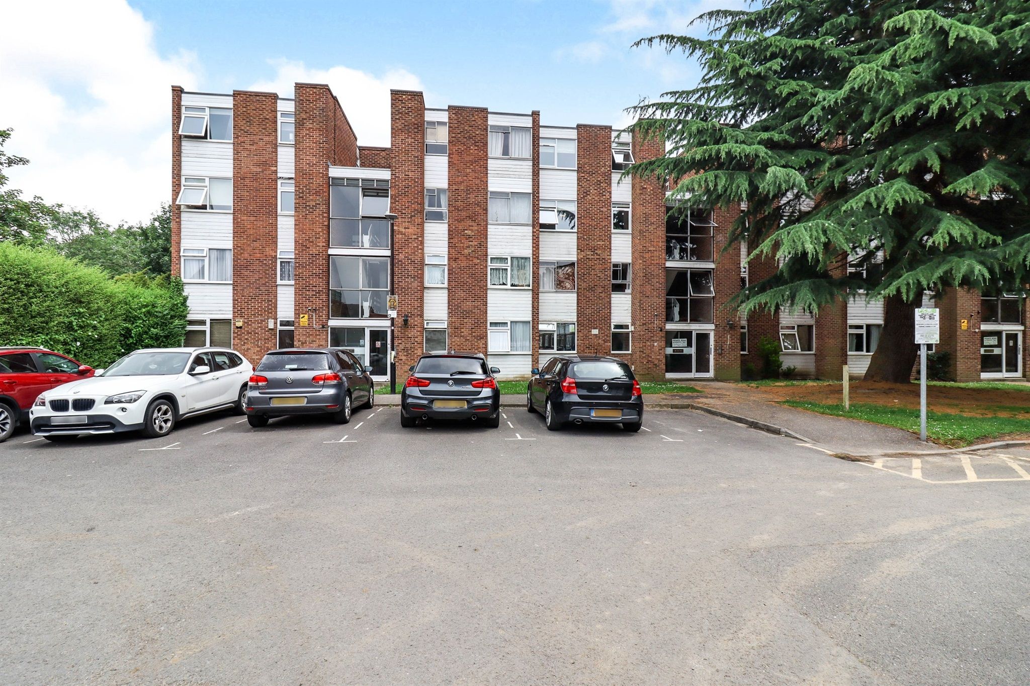 2 bed flat for sale in Gatewick Close, Slough SL1 - Zoopla