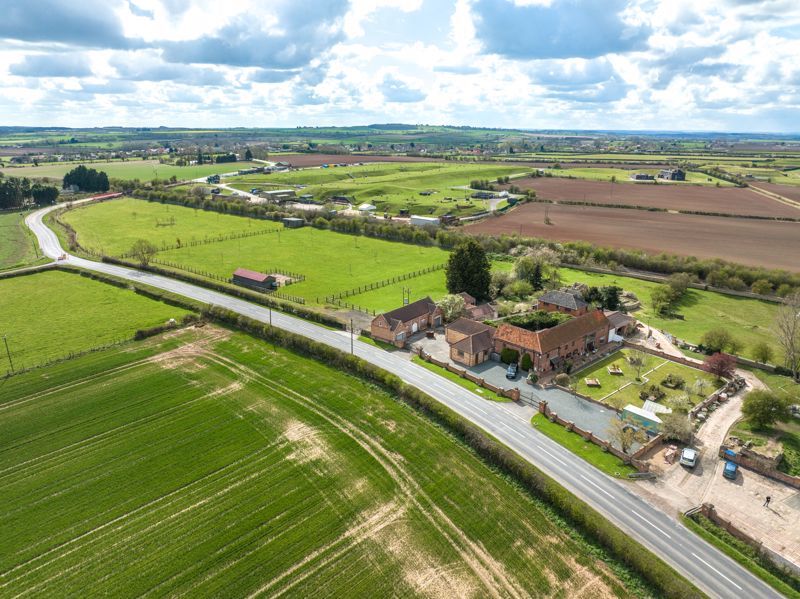 6 bed detached house for sale in Stockwith Road, Walkeringham ...