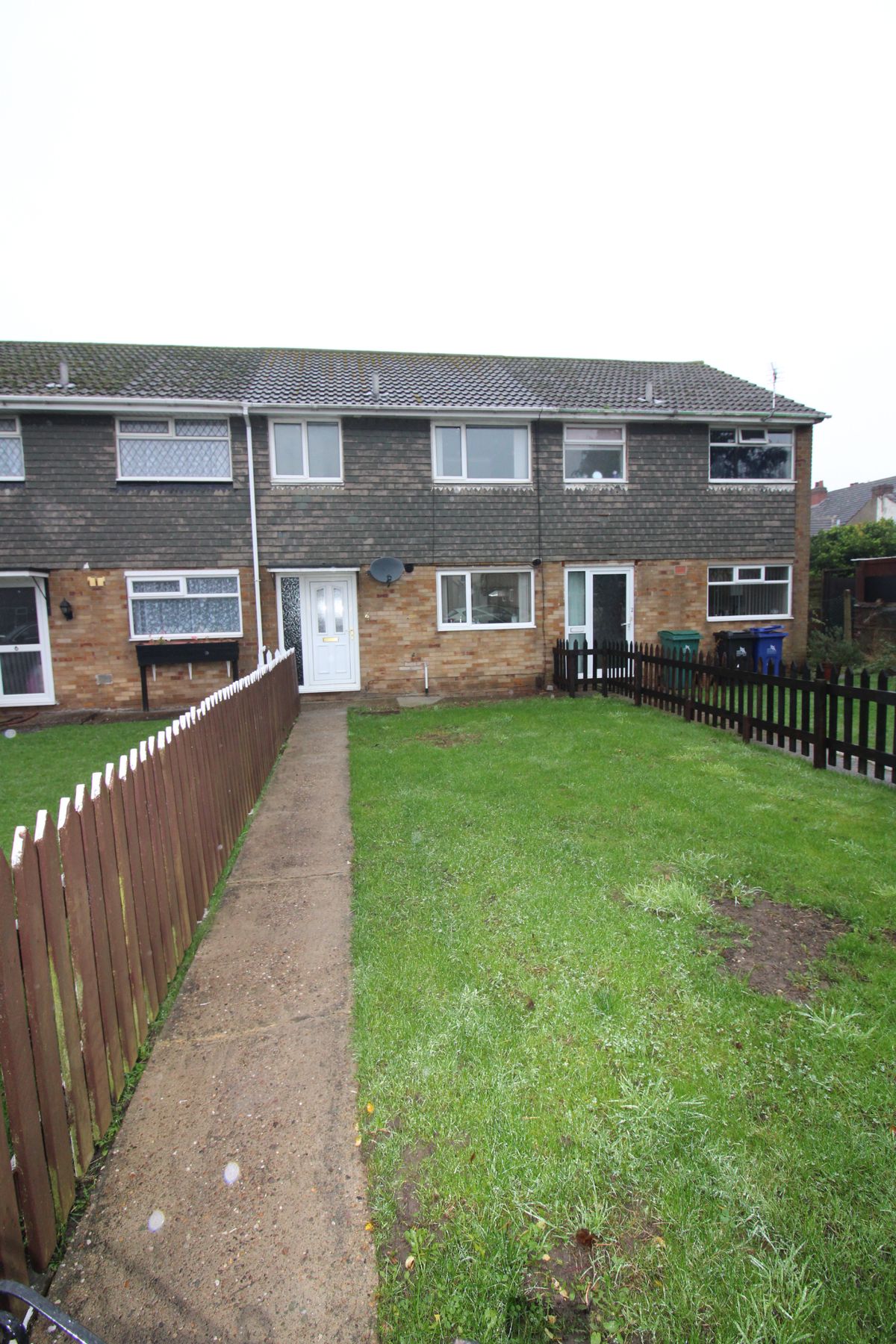3 bed terraced house for sale in Hawthorn Avenue, Immingham DN40 - Zoopla