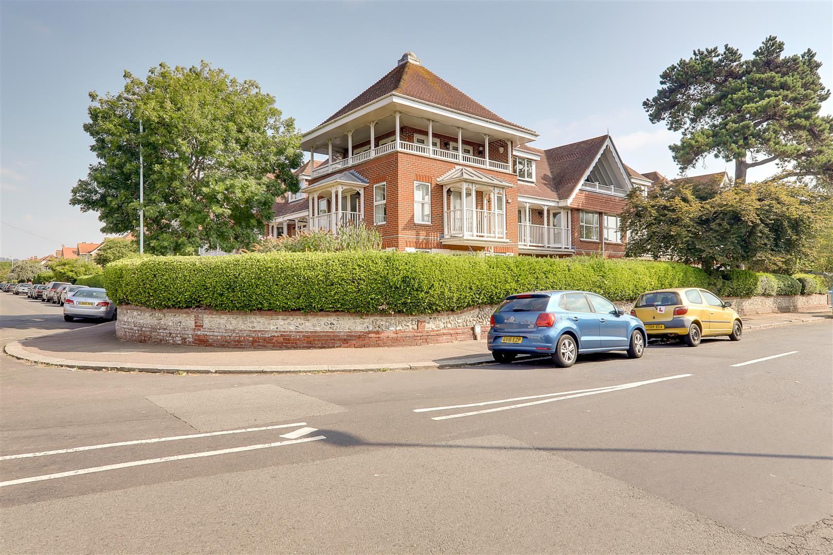 2 bed flat for sale in Cissbury Road, Broadwater, Worthing BN14 - Zoopla