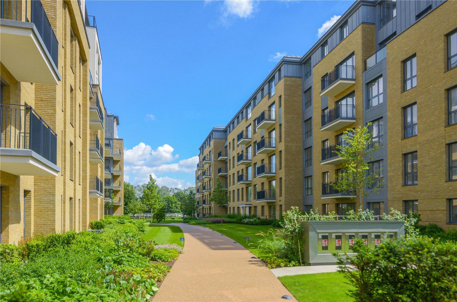 2 bed flat to rent in Teddington Riverside, Teddington TW9 - Zoopla
