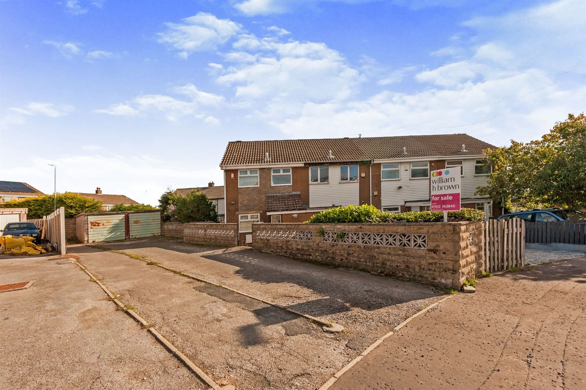 2 bed end terrace house for sale in Heathmoor Close, Halifax HX2 - Zoopla