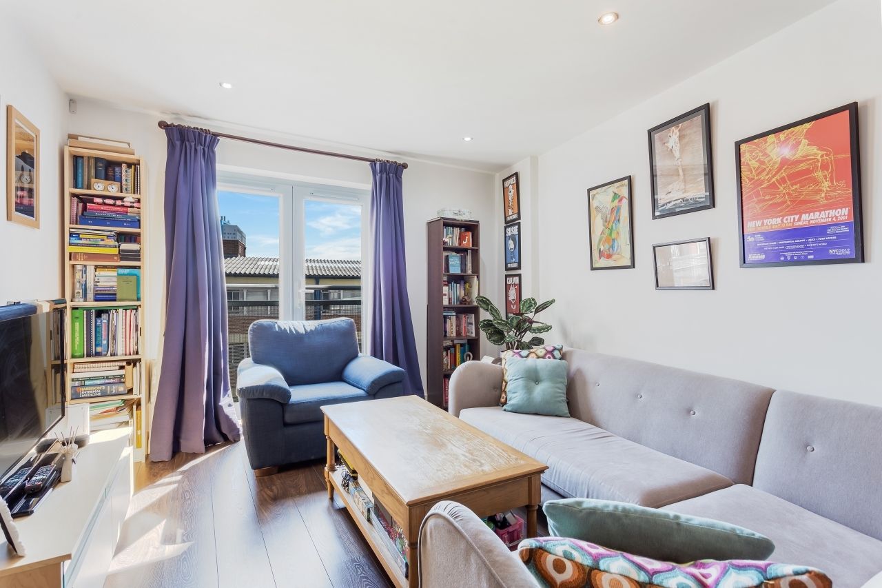 2 bed flat to rent in Jacobs Court, Plumbers Row, Aldgate E1 - Zoopla