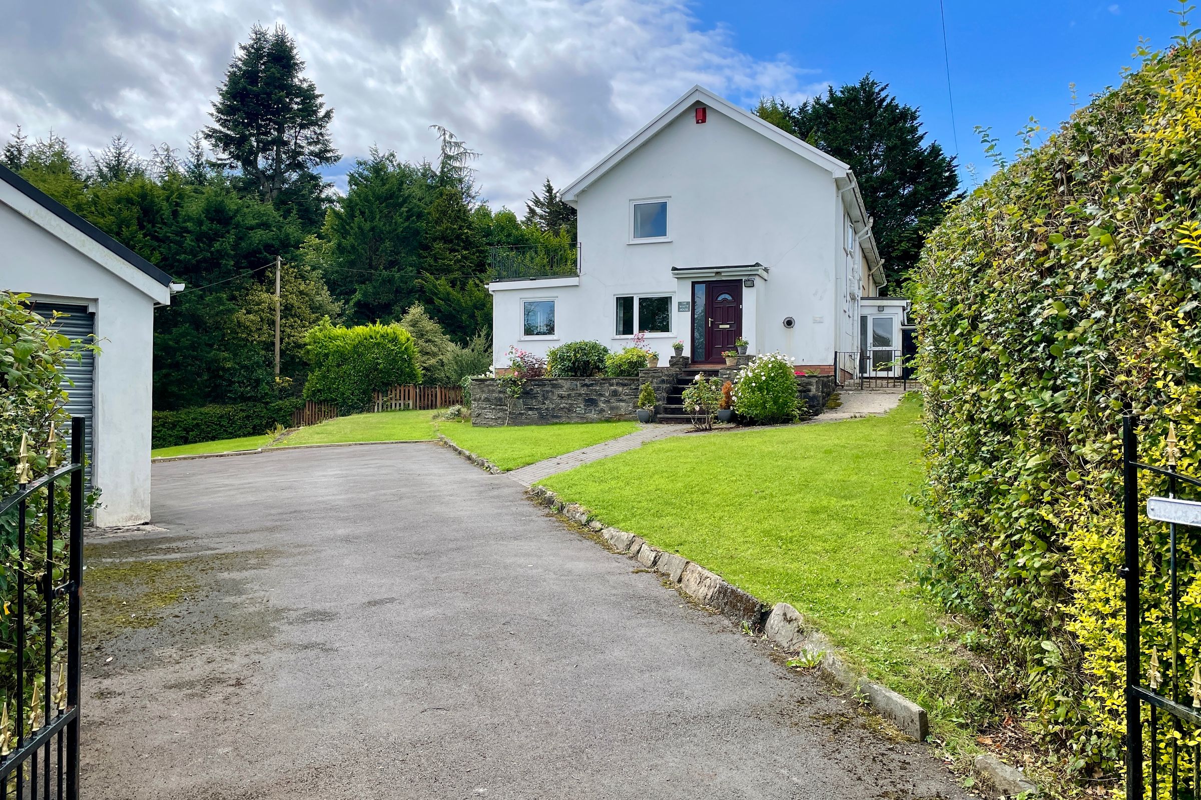 4 Bed Semi Detached House For Sale In Cwm Glo Road Heolgerrig Merthyr