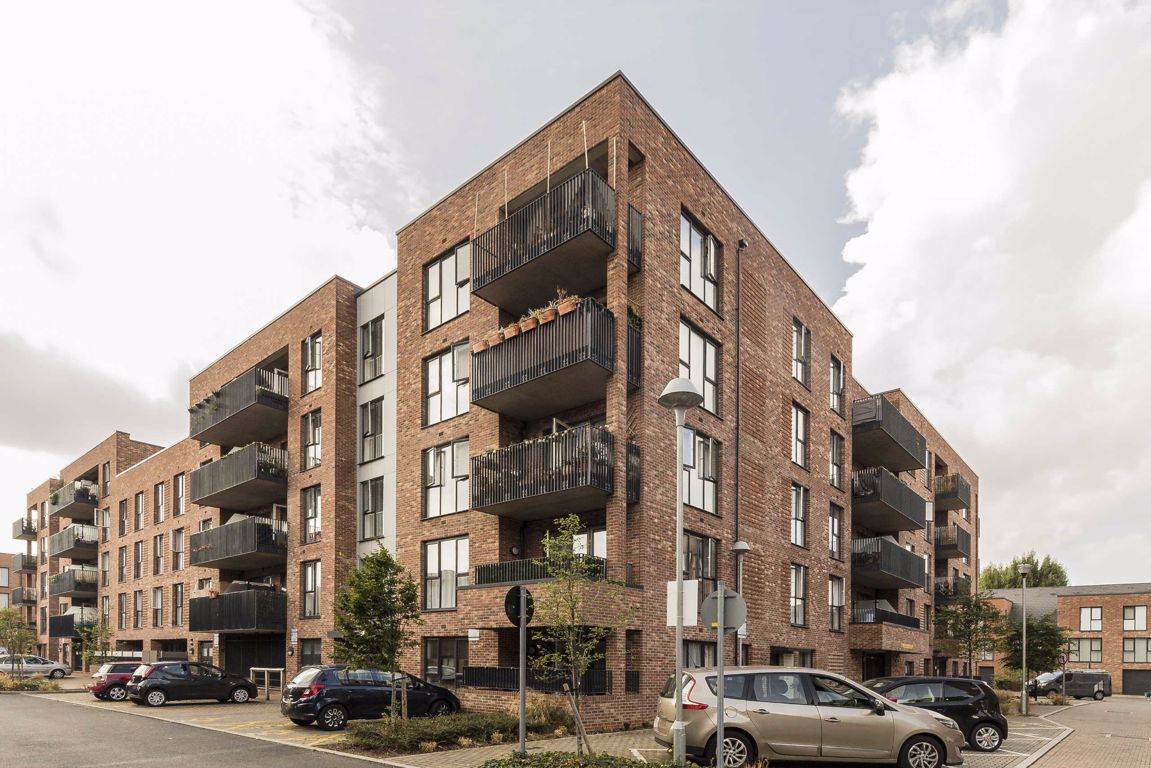 1 bed flat for sale in Reynard Way, Brentford TW8 - Zoopla