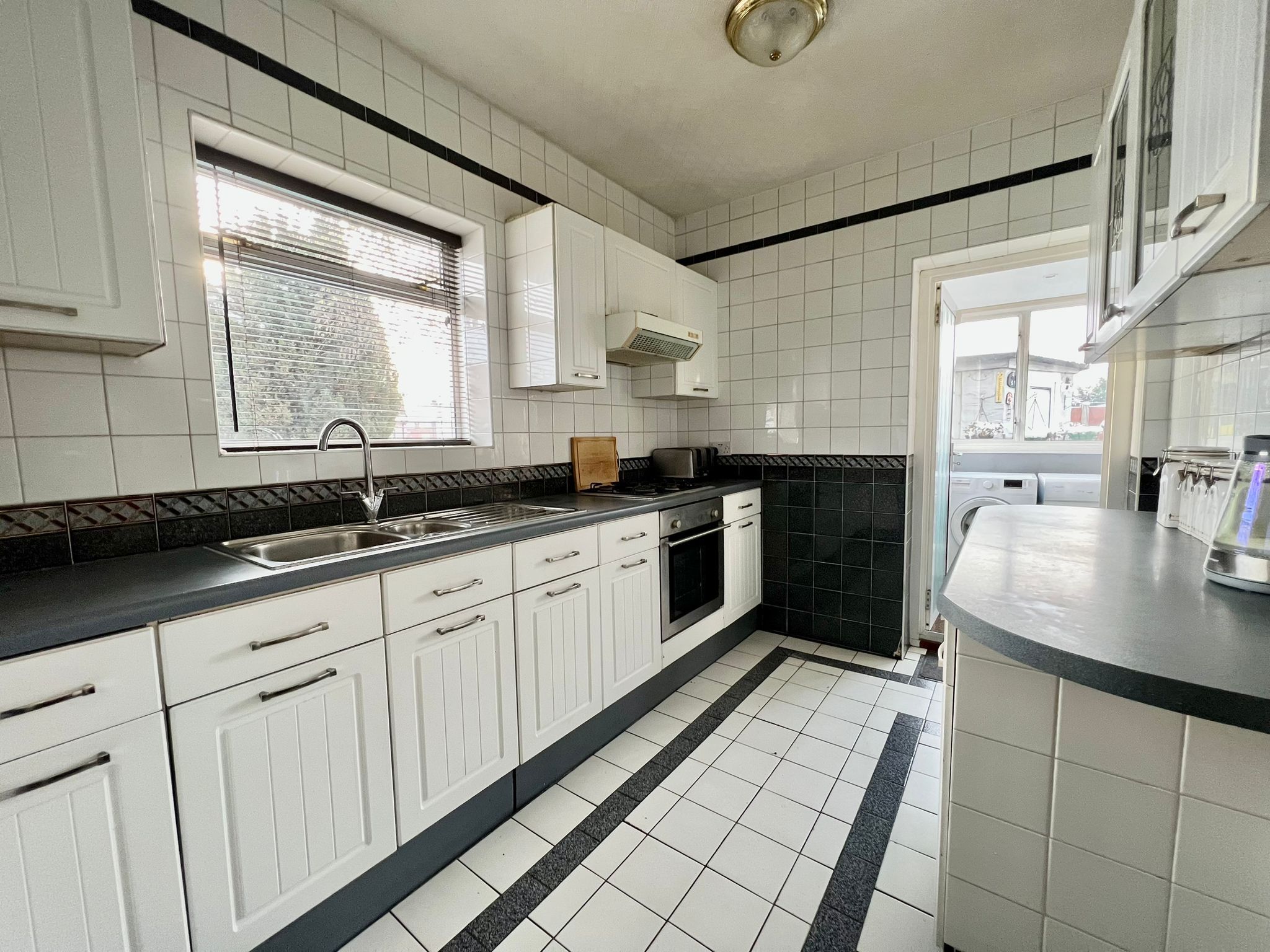 3 Bed Semi Detached House For Sale In Bennetts Castle Lane Dagenham