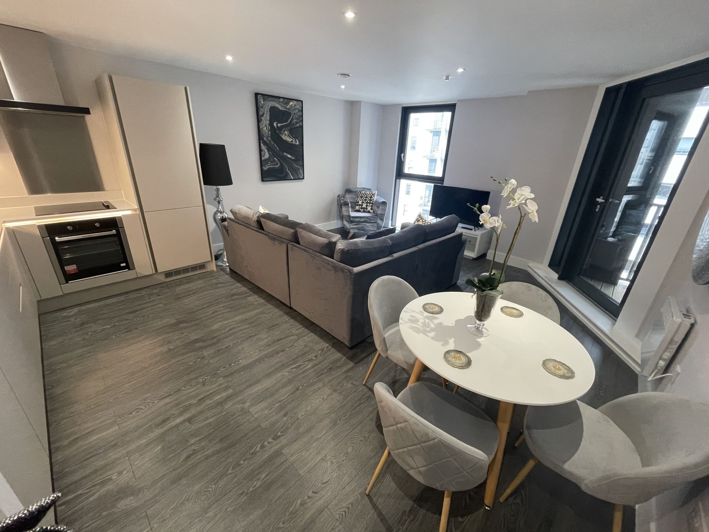 2 bed flat to rent in The Hallmark, Green Quarter, Manchester M4 - Zoopla