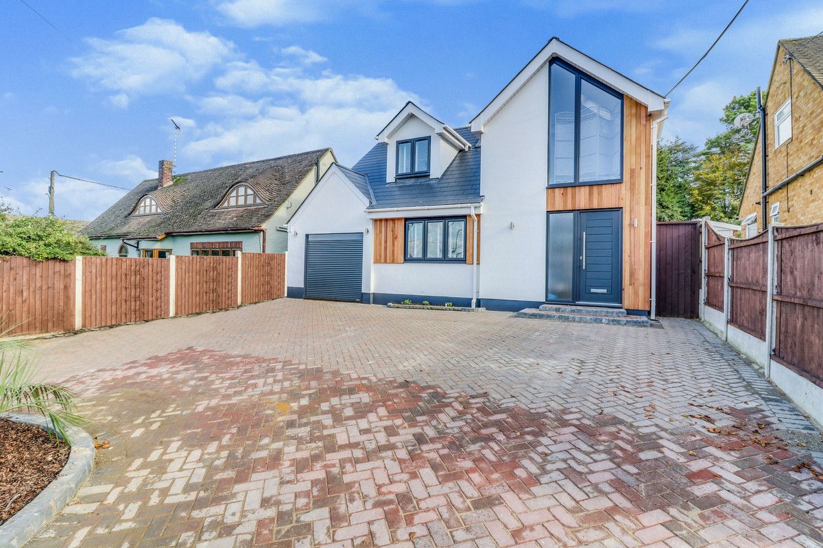4 bed detached house for sale in Hullbridge Road, Rayleigh SS6 - Zoopla