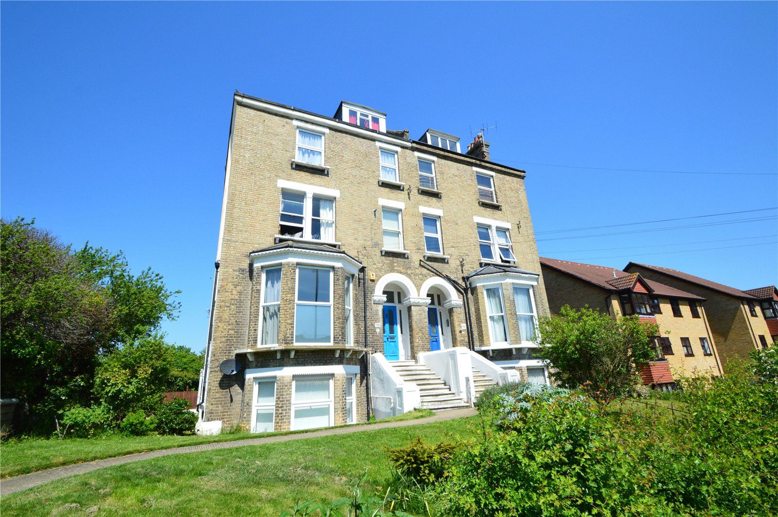 2 Bed Flat To Rent In Warham Road South Croydon CR2 Zoopla