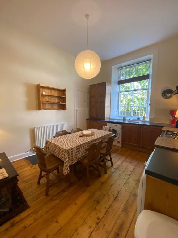 3 bed flat to rent in Lutton Place, Newington, Edinburgh EH8 - Zoopla