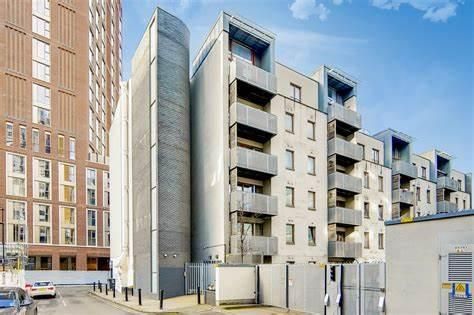 2 bed flat to rent in Naylor Buildings, Aldgate Triangle, Aldgate, City ...