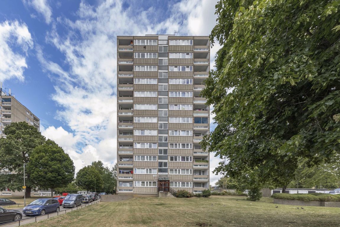 2 bed flat for sale in Fontley Way, London SW15 - Zoopla