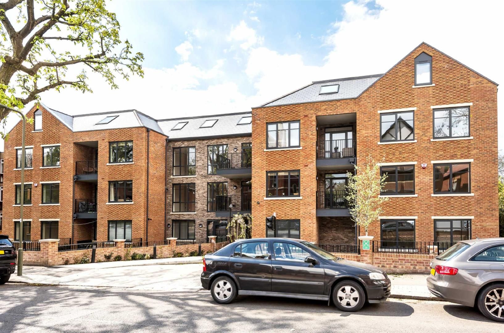3 bed flat for sale in Holden Road, London N12 - Zoopla