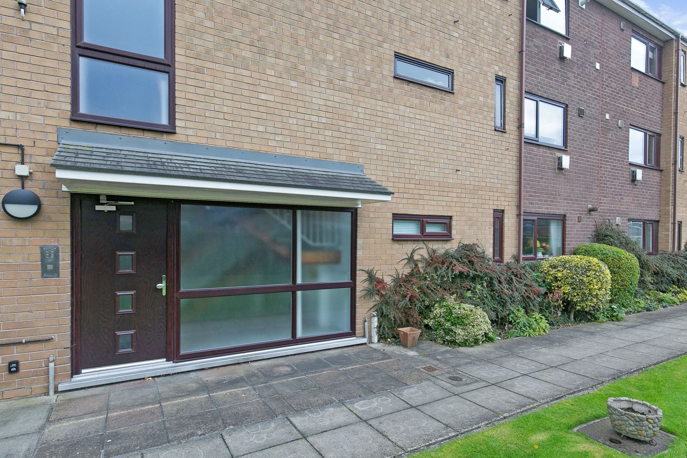 2 bed flat for sale in Plumley Close, Chester, Cheshire CH3 - Zoopla