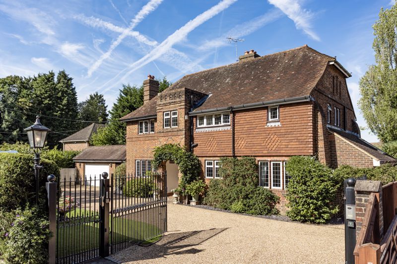 4 Bed Detached House For Sale In Rusper Road Ifield Crawley West