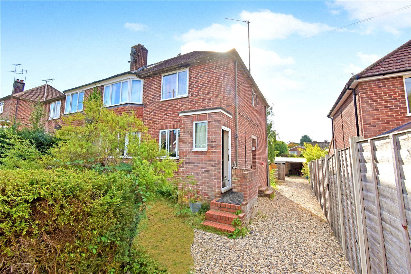 2 bed maisonette for sale in Paddock Road, Newbury, Berkshire RG14 - Zoopla
