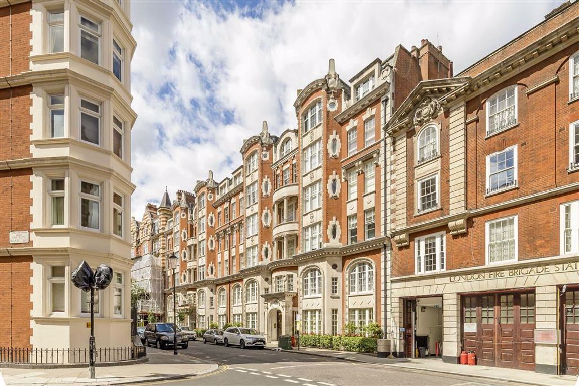 2 bed flat for sale in Basil Street, London SW3 - Zoopla