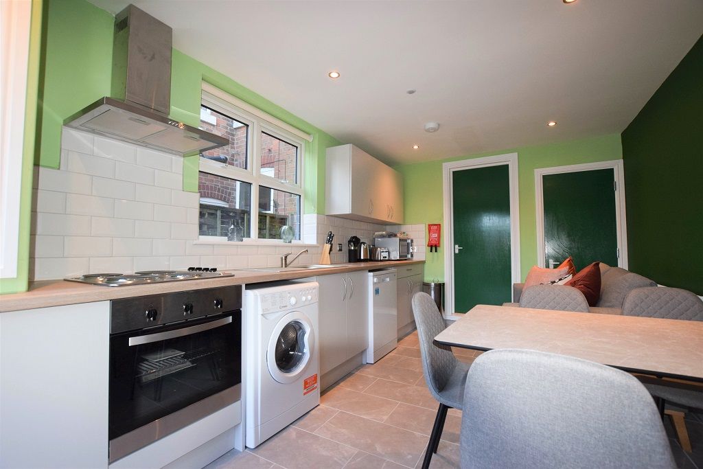 Room to rent in St. Thomas Road, Pear Tree, Derby DE23 - Zoopla