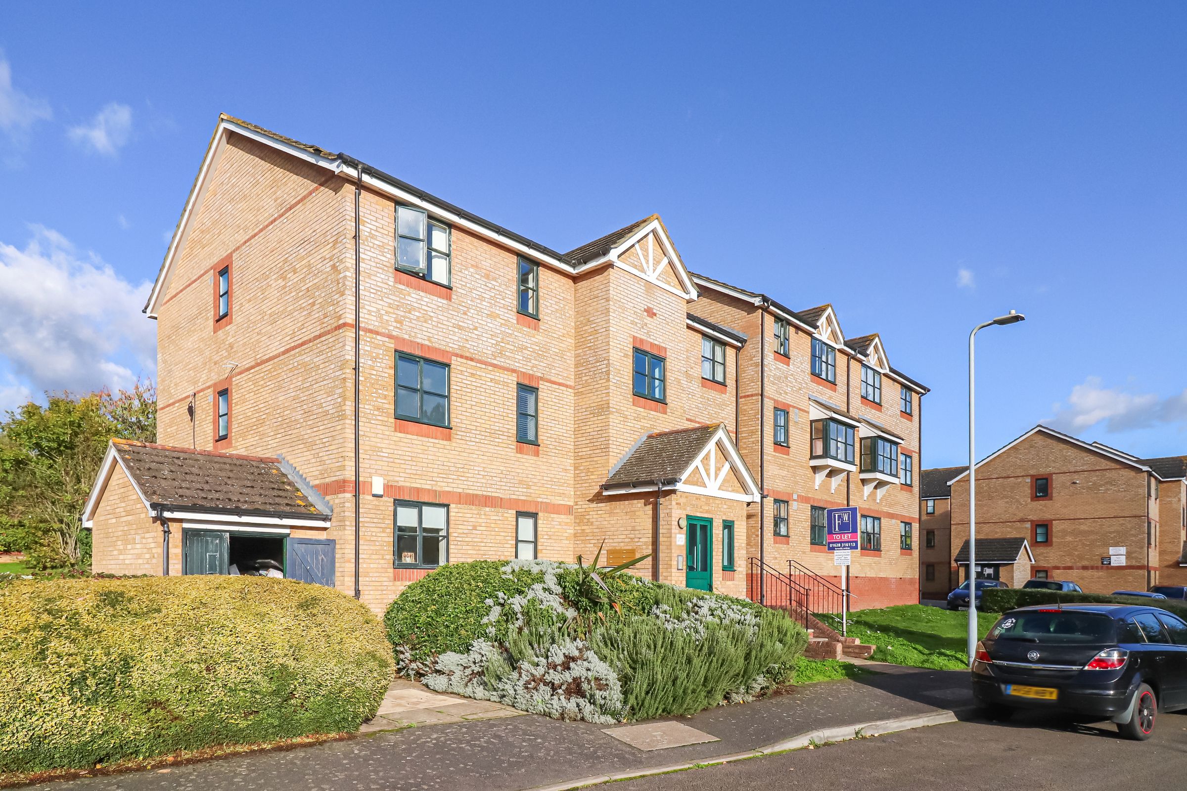 2 bed flat to rent in Lovegrove Drive, Slough SL2 - Zoopla