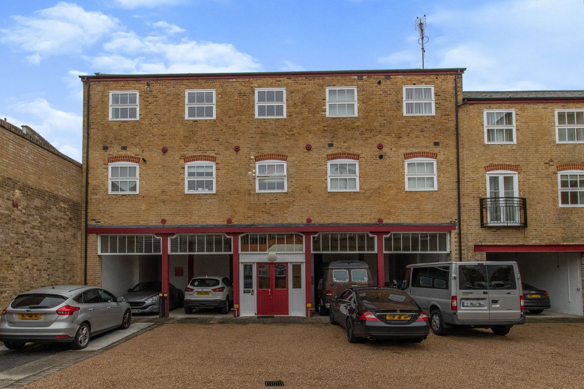 2 bed flat for sale in Crow Lane, Rochester ME1 - Zoopla