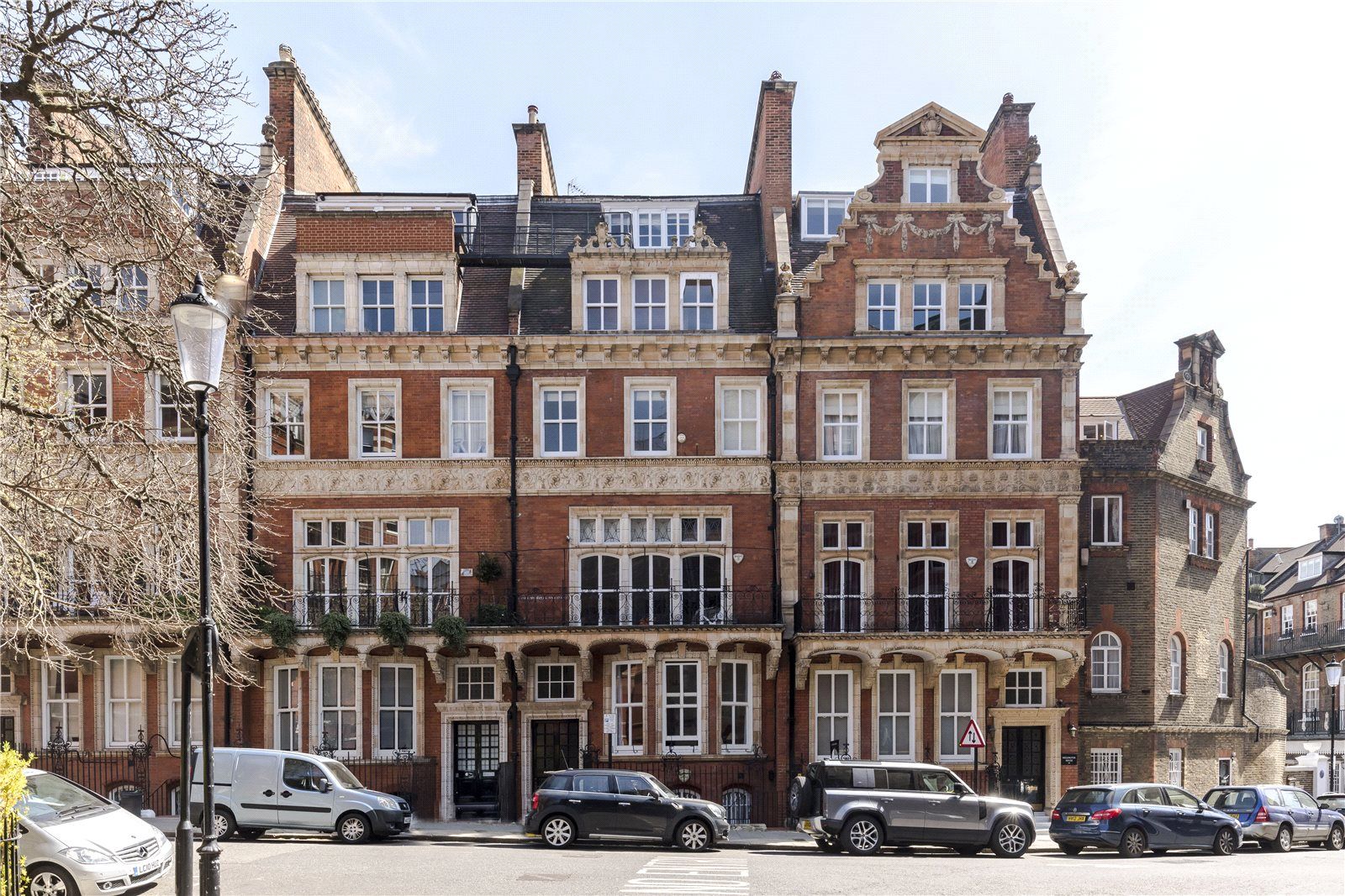 4 bed flat for sale in Kensington Court, London W8 - Zoopla